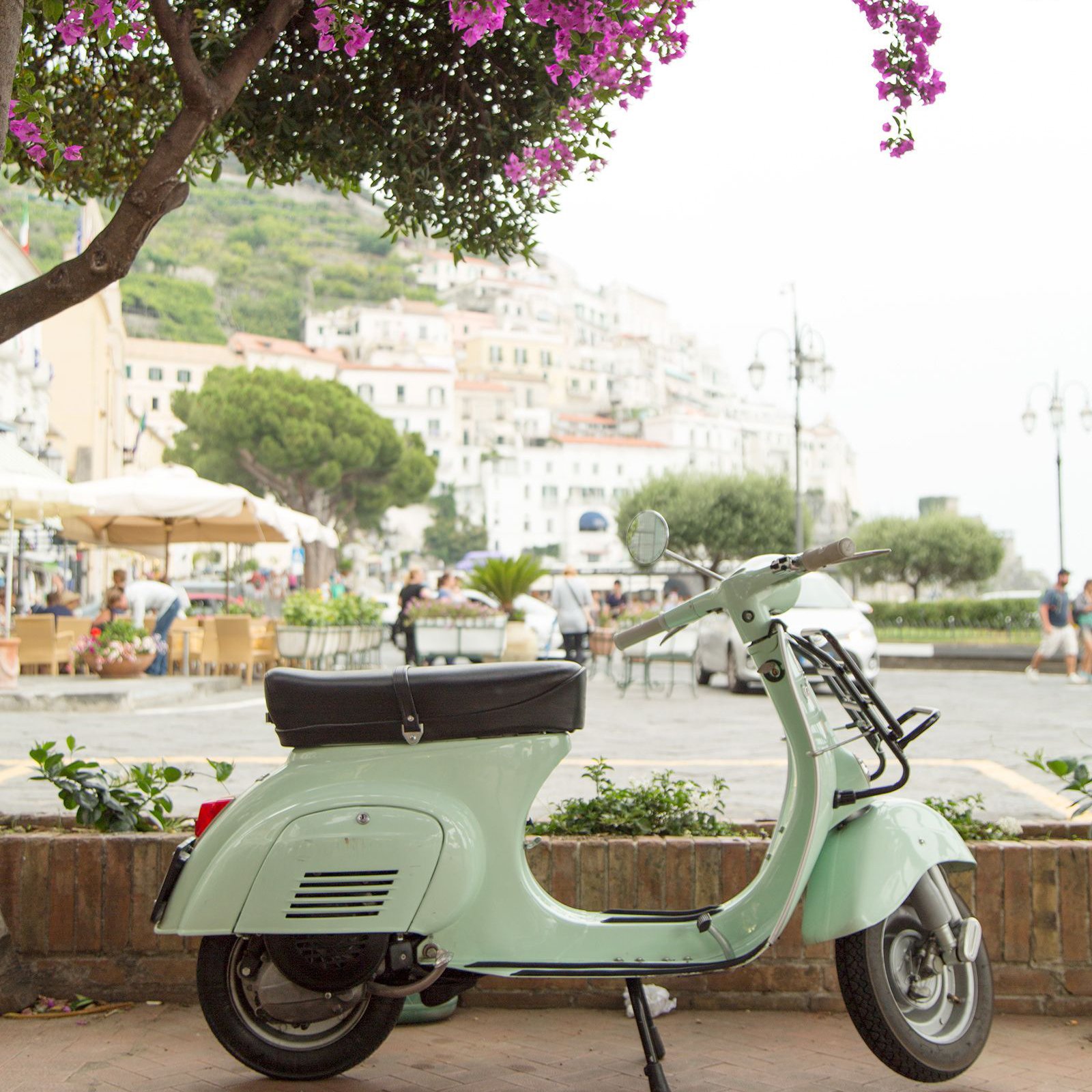 Rent an iconic italian vespa in Amalfi coast – positanorent.com